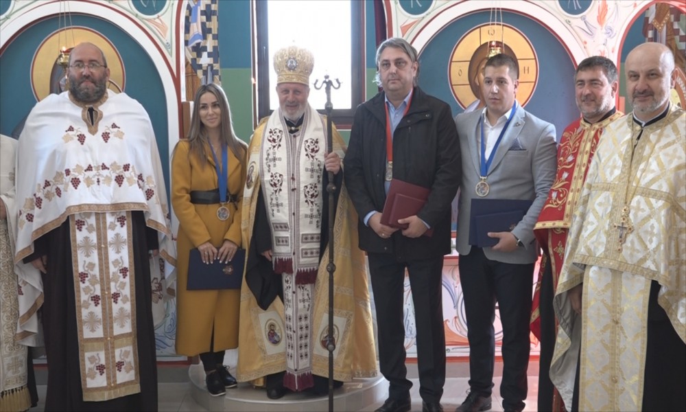 Osveštan Hram Svetih apostola Petra i Pavla u KPZ Zabela